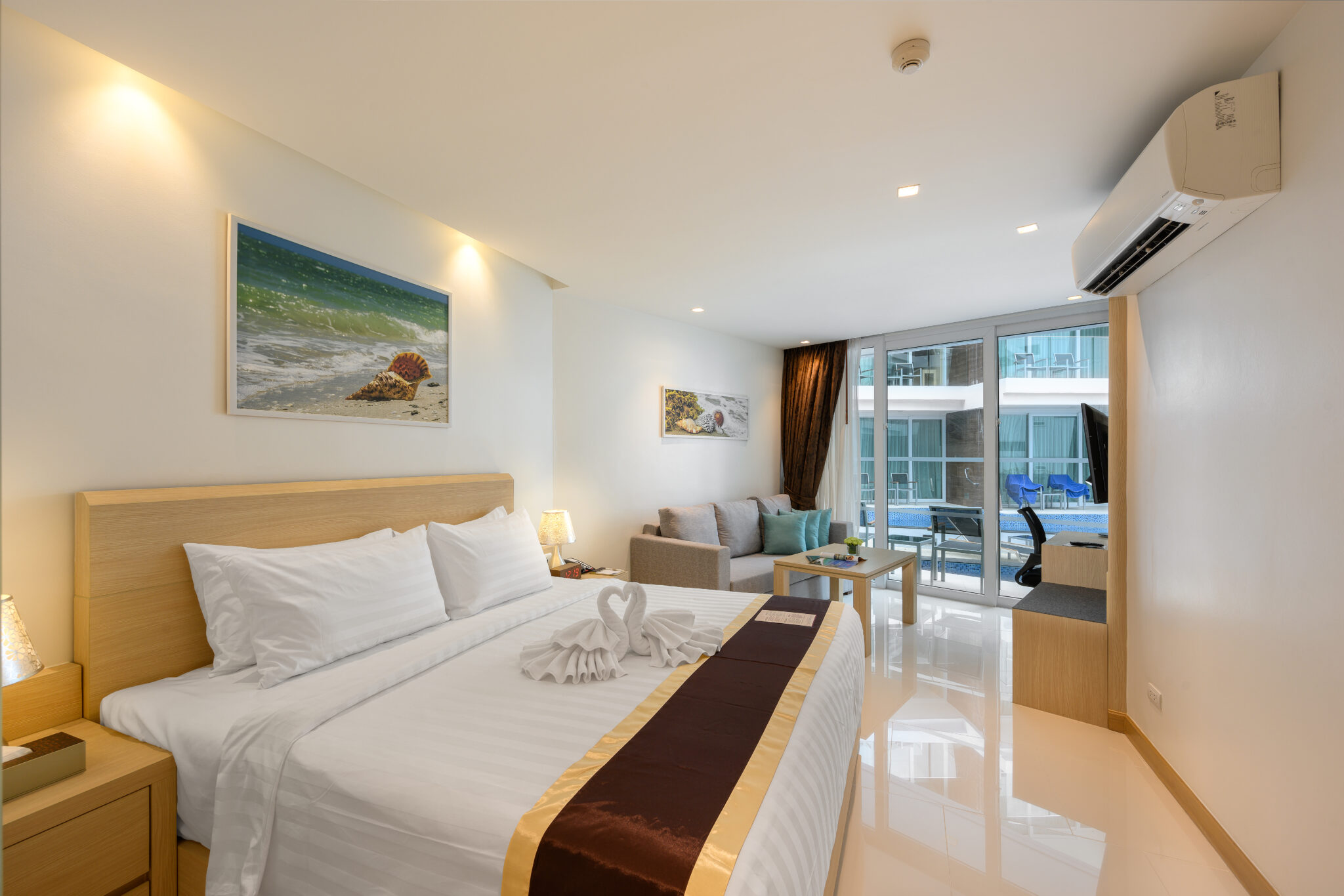 Beachfront Hotel in Phuket | The Beachfront Hotel Phuket